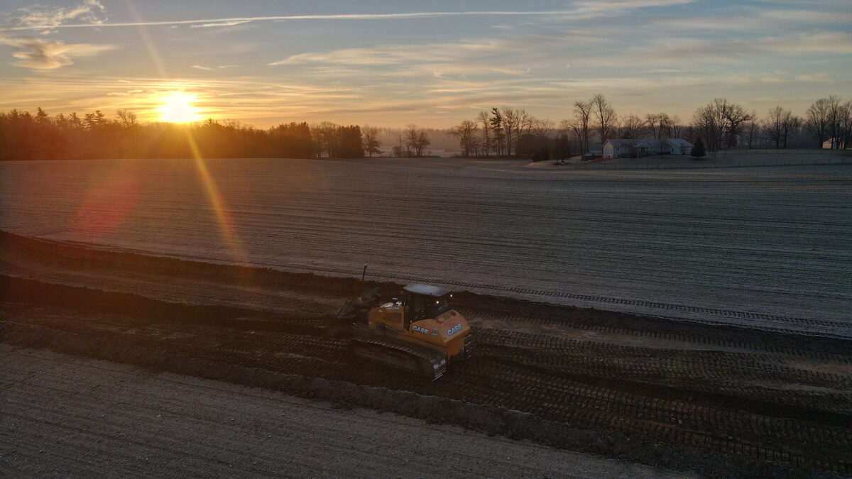 LASER GRADING & GPS GRADING - Henry's Excavating Inc.