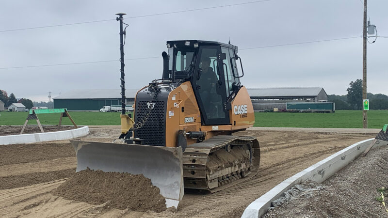 LASER GRADING & GPS GRADING - Henry's Excavating Inc.